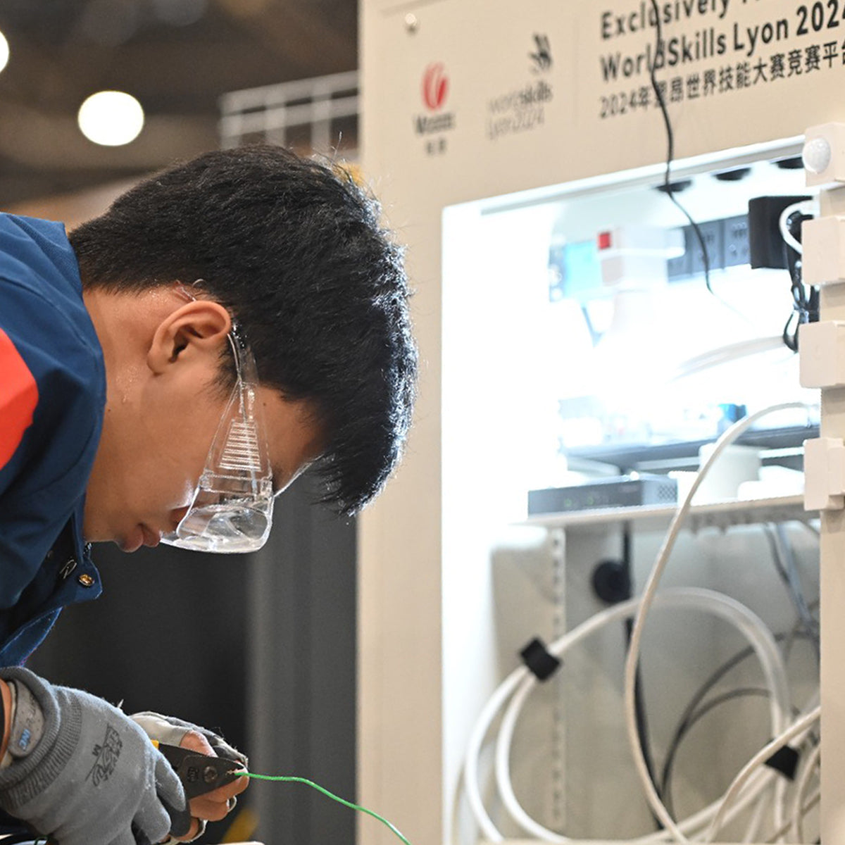 VCOM - Quality Computer Accessories | Peripherals & Networking Gear